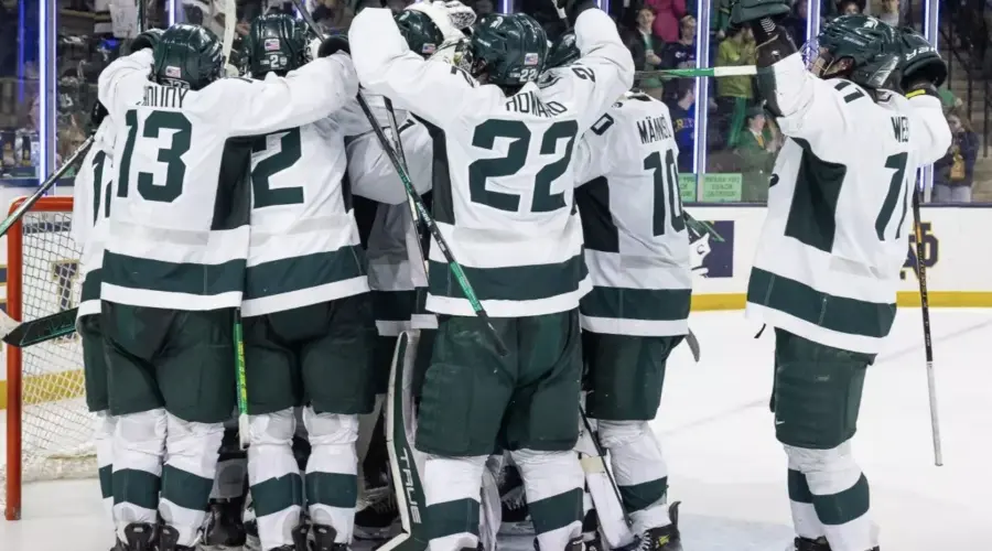 SATURDAY COLLEGE HOCKEY ROUNDUP: Minnesota and Michigan State are co ...